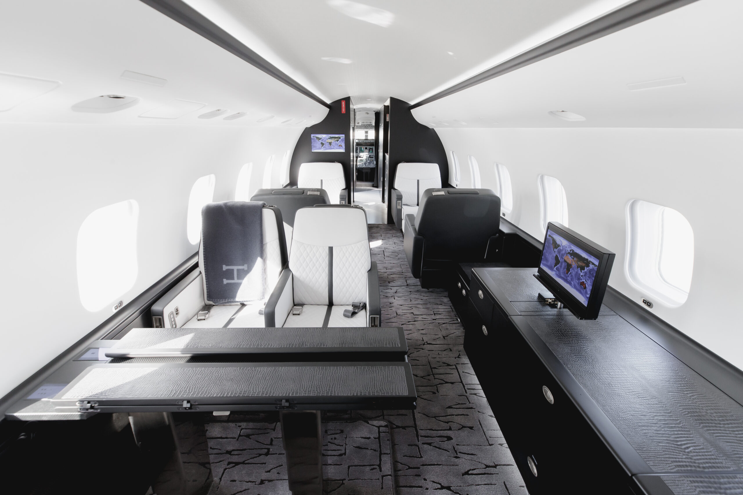 VIP Completions Unveils Fully Refurbished Bombardier Global Express ...