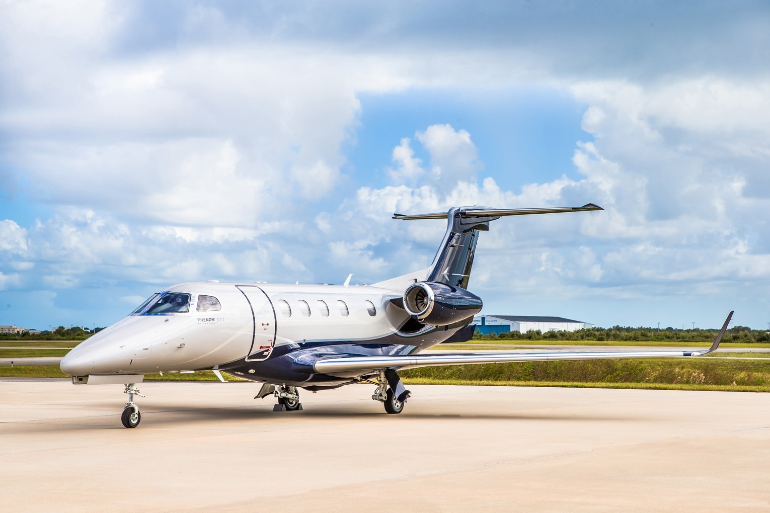 Embraer and CAE Launch a New Phenom 300E Full-Flight Simulator in Las ...