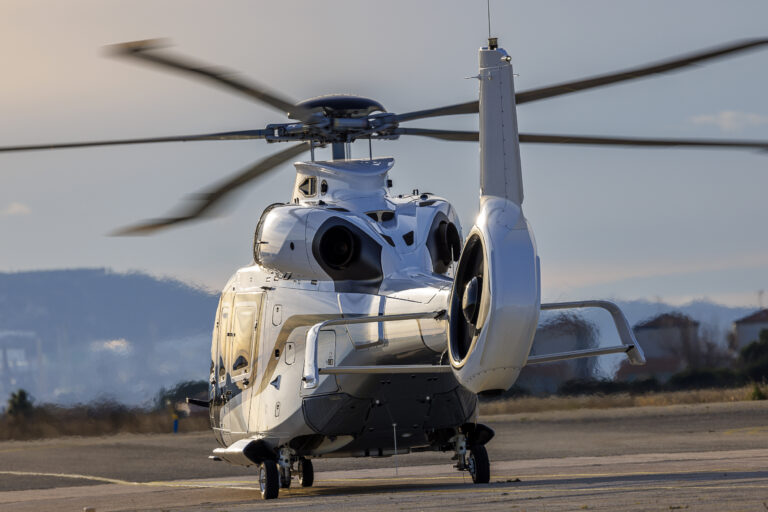 ACH160 : style and technical performance - Ultimate Jet | The Voice of ...