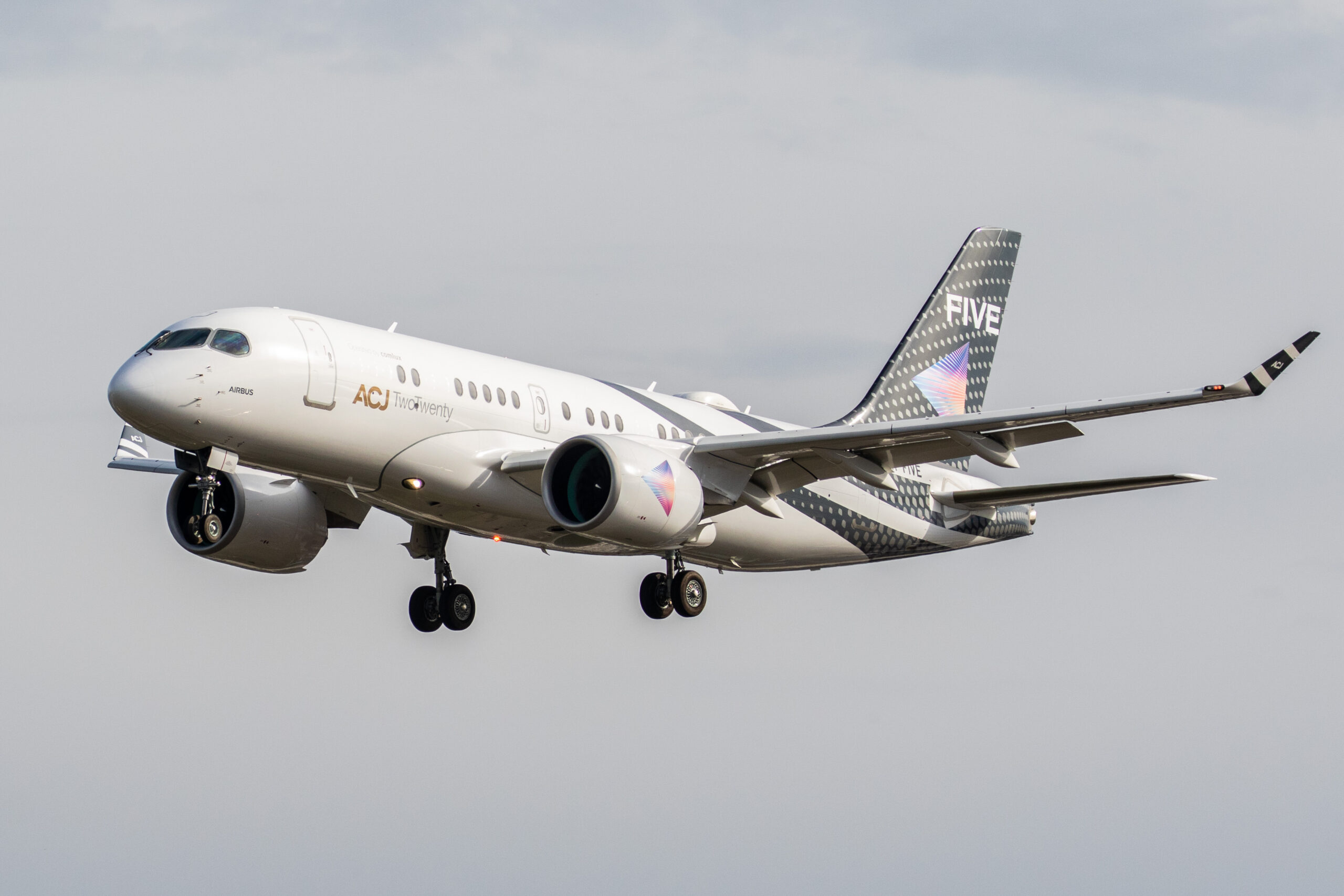The ACJ TwoTwenty: in a class of its own - Ultimate Jet | The Voice of ...
