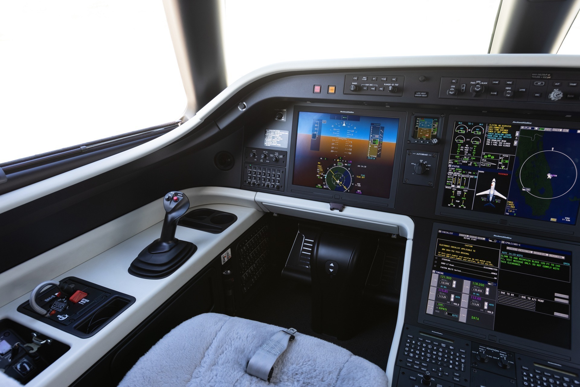 FlightSafety’s new Embraer Praetor full-flight simulator in Europe ...
