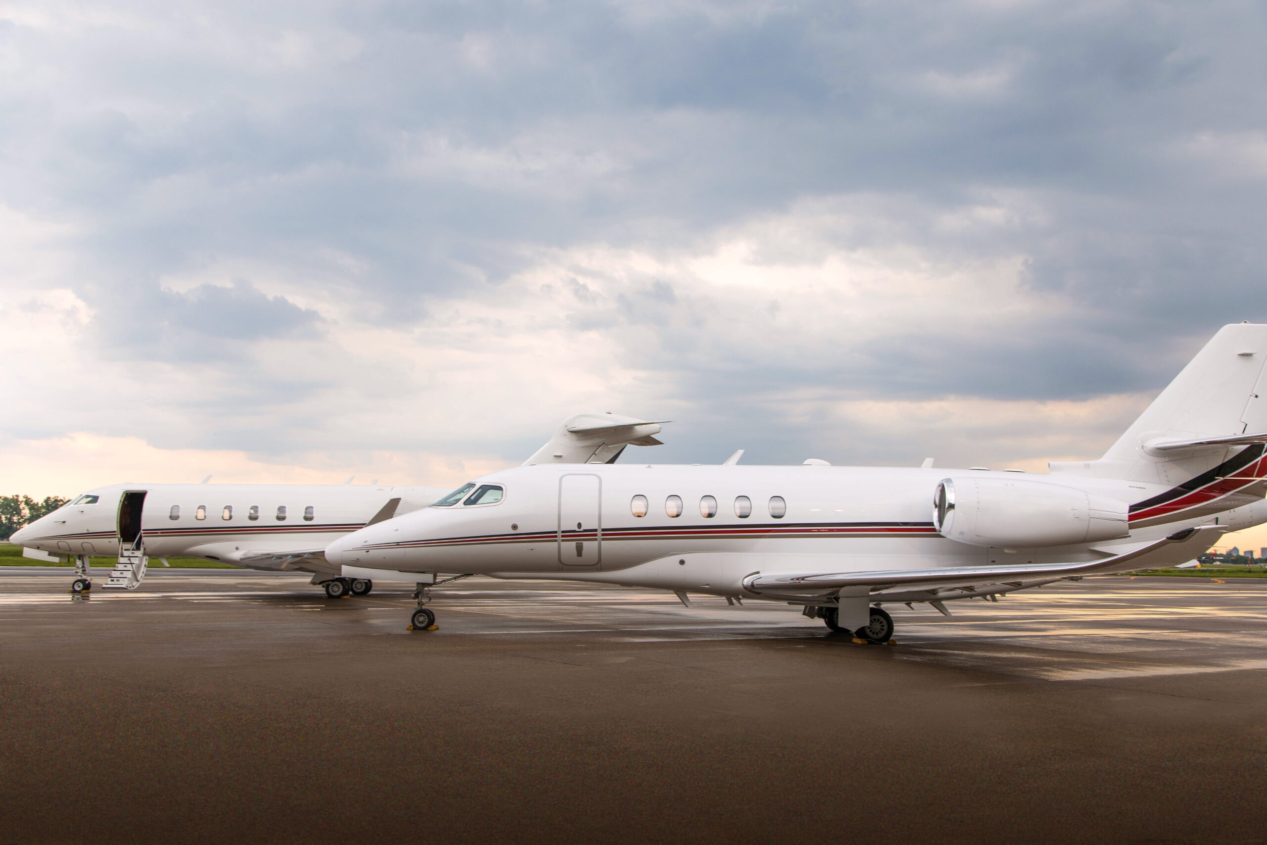 NetJets extends 20-year relationship with Gogo - Ultimate Jet | The ...